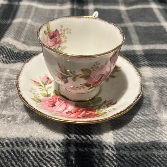 Dining | Royal Albert American Beauty Red Rose Tea Cup And Saucer ...